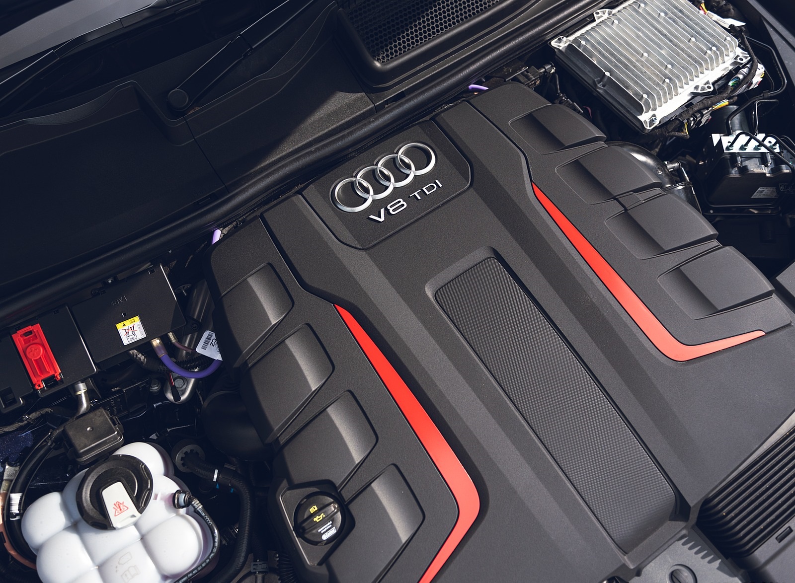 2020 Audi SQ7 TDI Vorsprung (UK-Spec) Engine Wallpapers (75) - NewCarCars