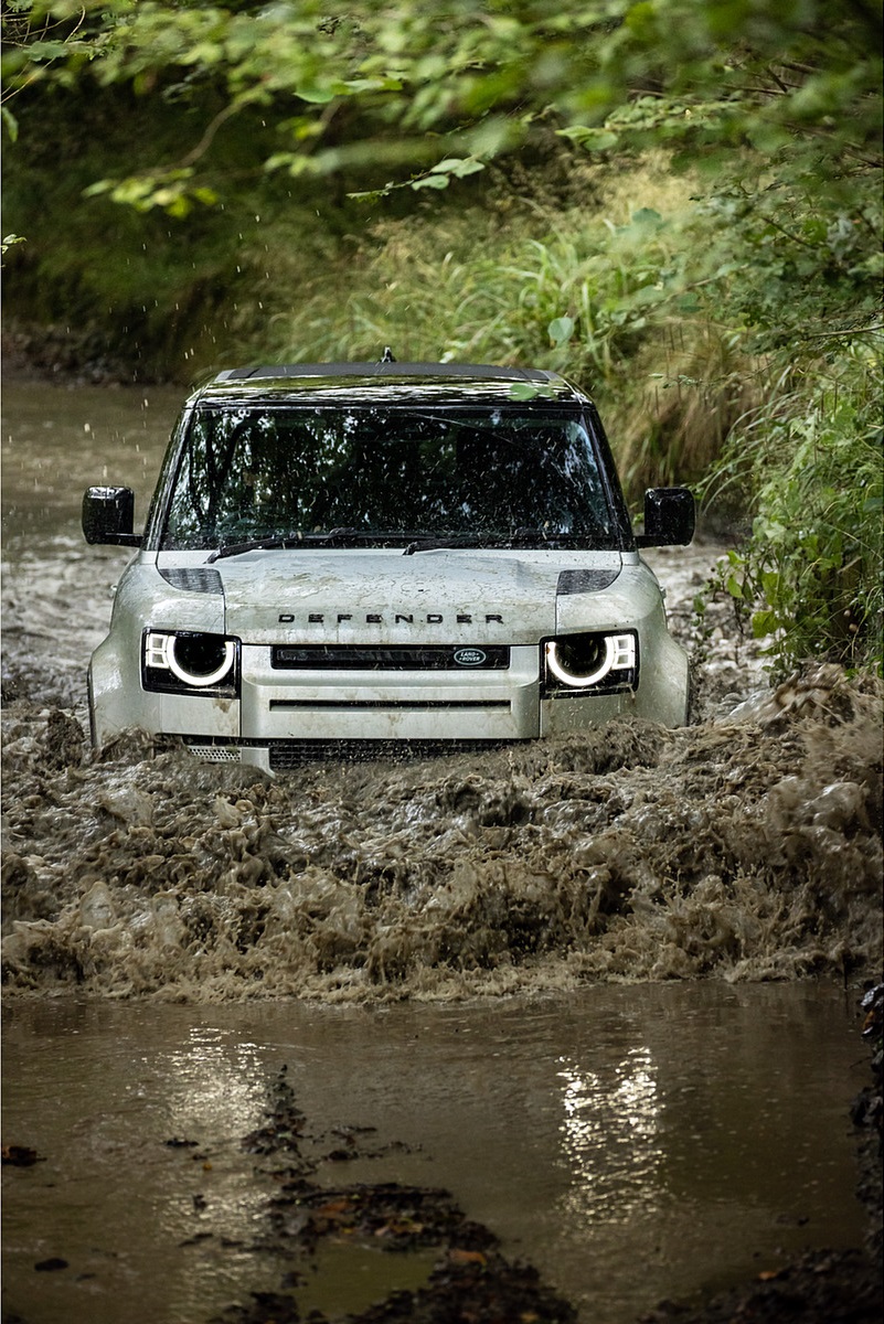 Land Rover Defender Off Road Wallpaper